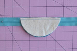 Circle Zip Earbud Pouch Tutorial - Dog Under My Desk