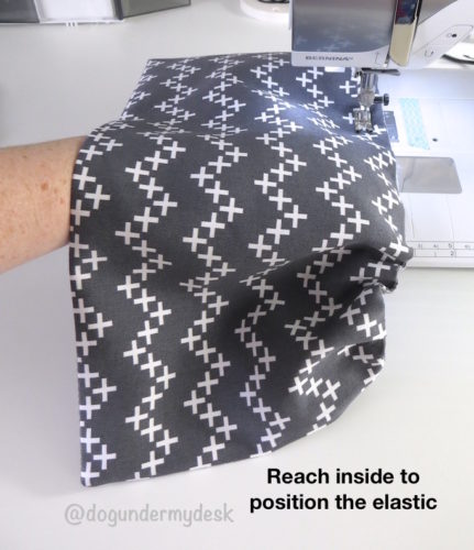 Elastic Pocket Tutorial - Dog Under My Desk