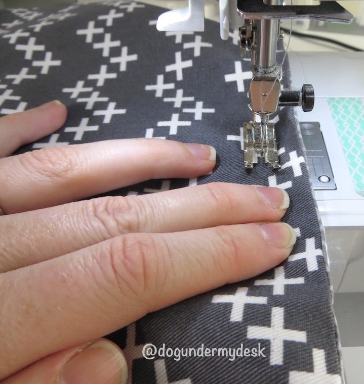 Elastic Pocket Tutorial - Dog Under My Desk